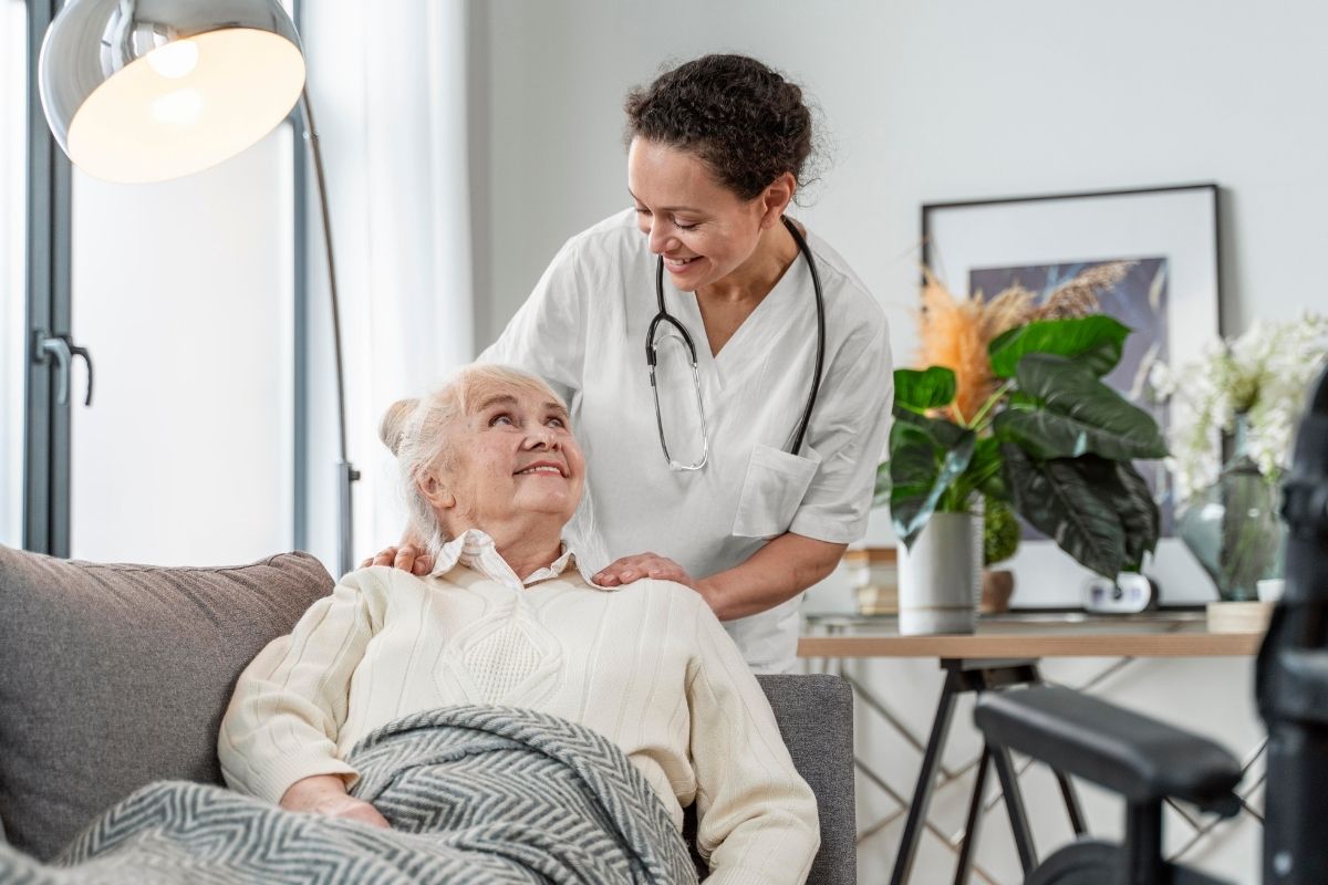 Home visit doctors in Mumbai | Medivisit Solution